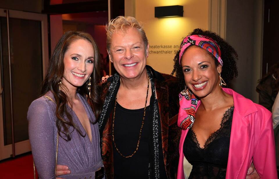 «Wüstenblume»-Musical begeistert in München - Show-Biz / Boulevard - Pforzheimer-Zeitung