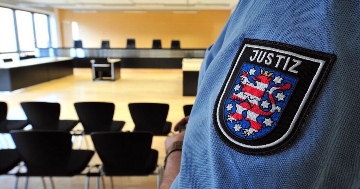 Neonazi-Gruppe mit Kontakt zu Bundeswehrangehörigem - Politik ...