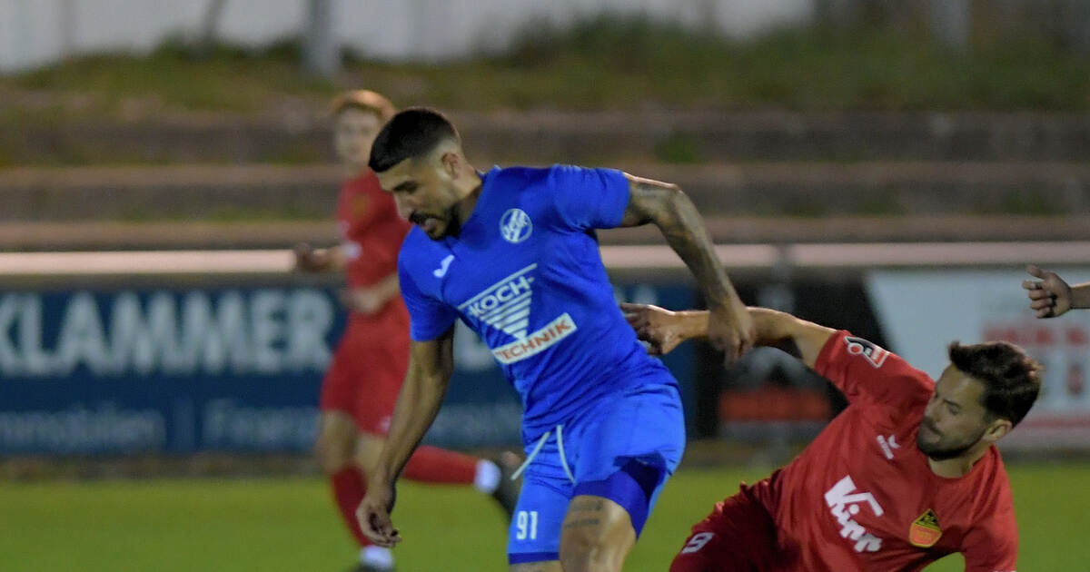 Späte Erlösung: Markopoulos schießt per Elfmeter den 1. CfR Pforzheim ...