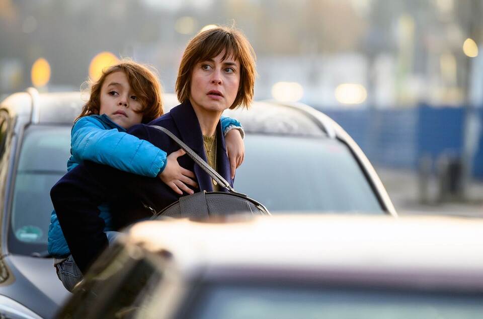 Ein lästiger Gast in der Familie: «Geborgtes Weiß» - Show-Biz ...