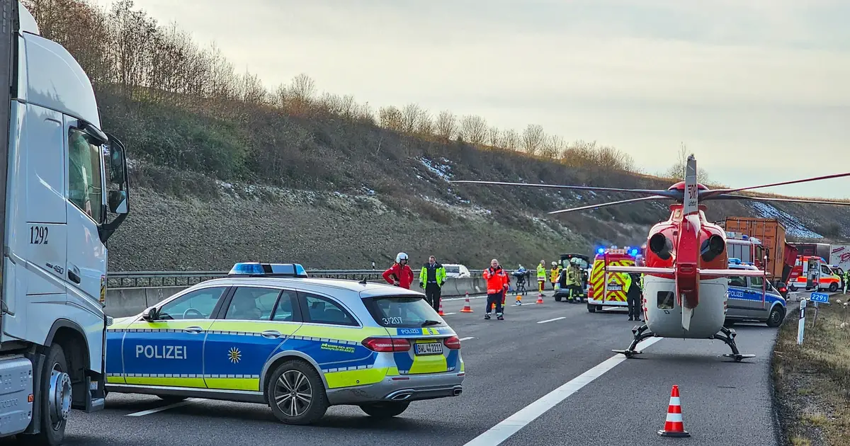 Noch mehr Verkehrschaos auf der A8: Lastwagenfahrer lebensgefährlich ...