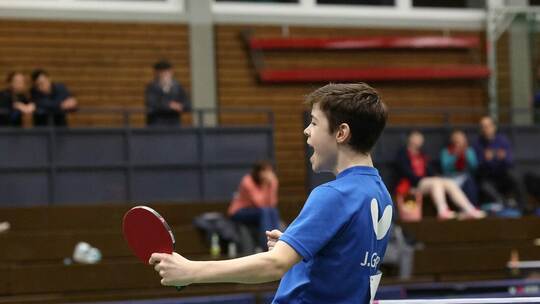 Tischtennis: Geschwisterpaar vom TV Öschelbronn stark bei ...