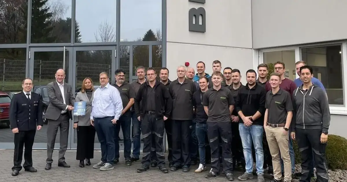 Auszeichnung erhalten: Carl Benzinger GmbH stellt Mitarbeiter frei fürs ...