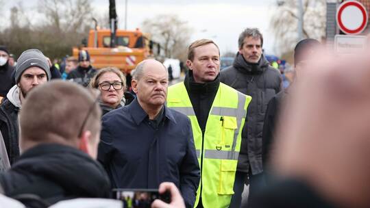 Scholz erneut im Hochwassergebiet: Kritik von Anwohnern - PZ-news.de - Nachrichten aus Pforzheim ...