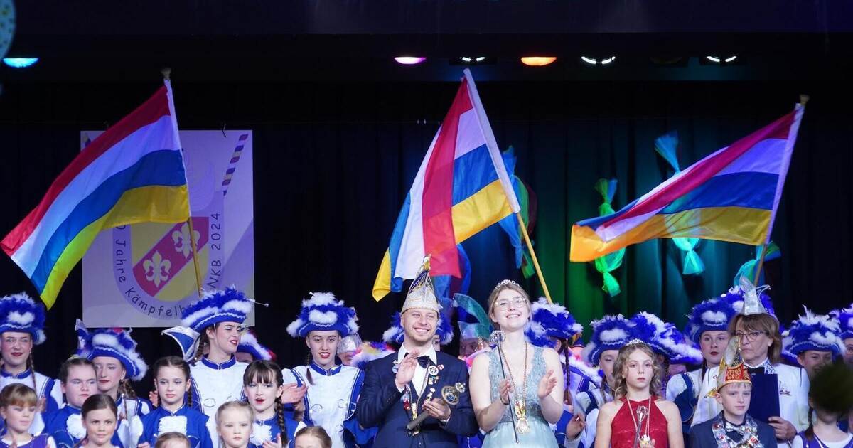 Schunkeln, tanzen, lachen: Prunksitzung bringt Halle in Bilfingen zum ...