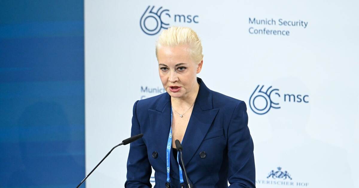 Tod Nawalnys: Ehefrau wird zum Symbol für Mut und Stärke - Politik ...