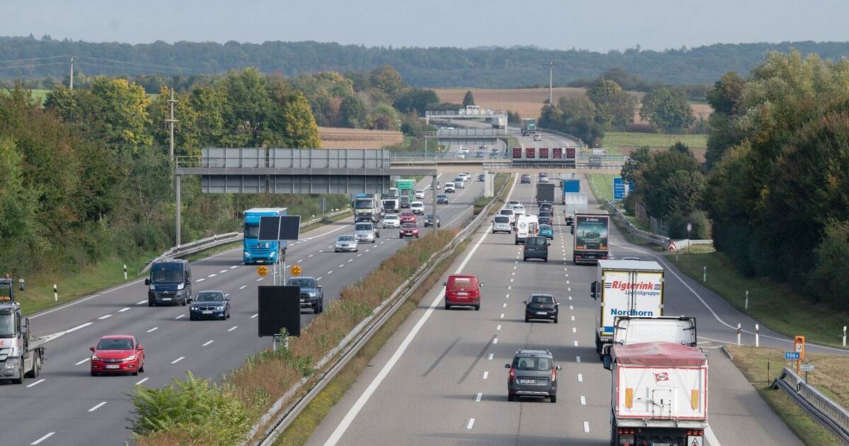 Wollte Mann Frau auf A81 aus Auto stoßen? - Baden-Württemberg ...