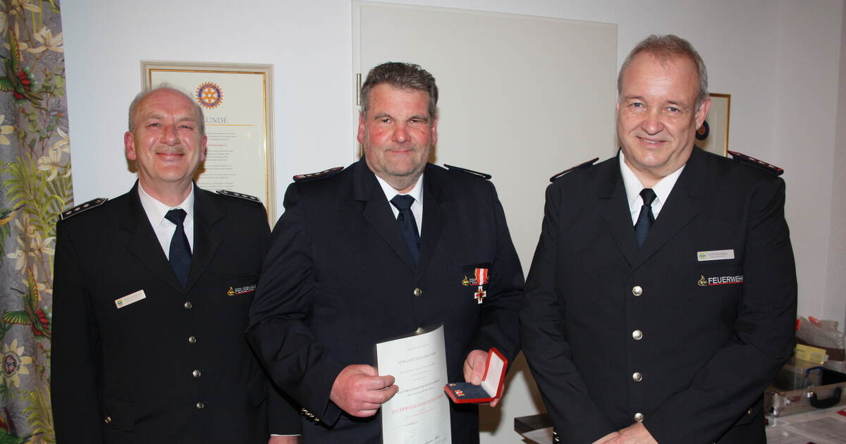 Viel Lob bei Jahresversammlung: Ötisheimer Feuerwehr hat spezielle ...