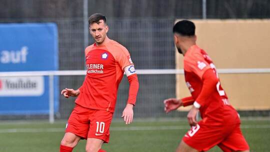 FC-Nöttingen-Kapitän Niklas Hecht-Zirpel verlängert seinen Vertrag ...