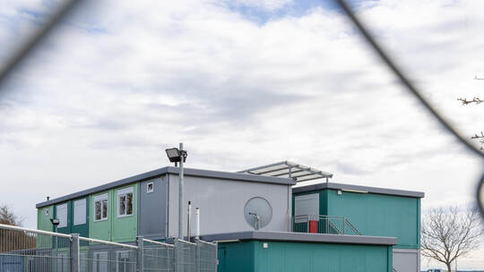 Erster Container-Standort für Flüchtlinge im Kreis Calw steht fest ...