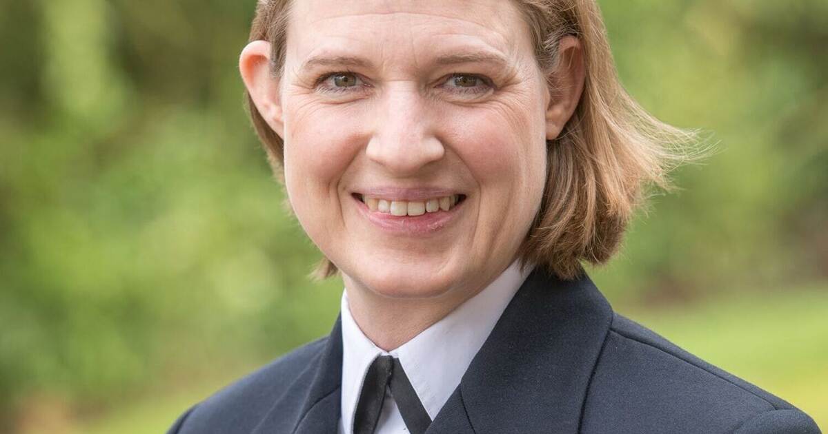 Erstmals führt eine Frau einen Kampfverband der Marine - Politik ...