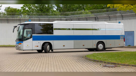 Seltener Einblick: Gefangenentransporte der JVA Heimsheim ...