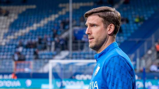 Nach Relegationskrimi: Bochum-Torwart Luthe beendet Karriere - PZ-news ...