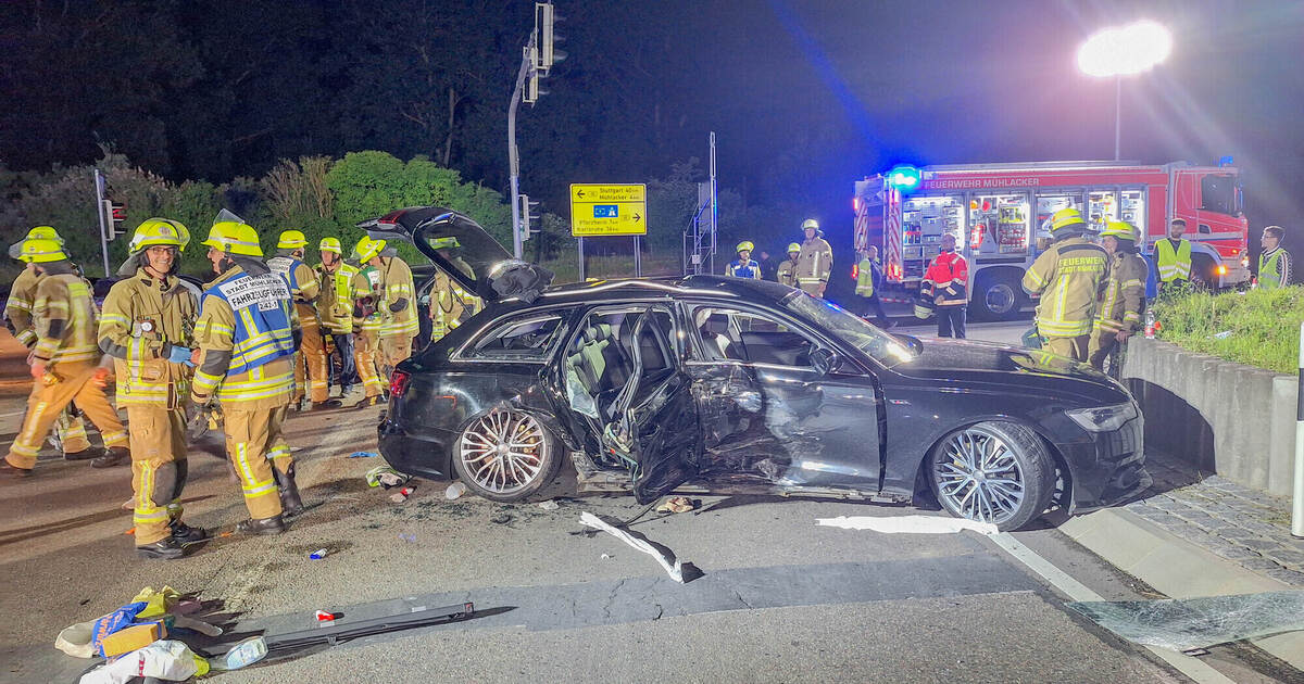 Trotz roter Ampel abgebogen: Verkehrsunfall mit mehreren Verletzten auf der B10 bei Enzberg ...