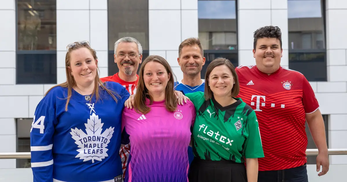 Beste Laune am Trikottag in der PZ-news-Redaktion - PZ-news.de - Nachrichten aus Pforzheim und ...