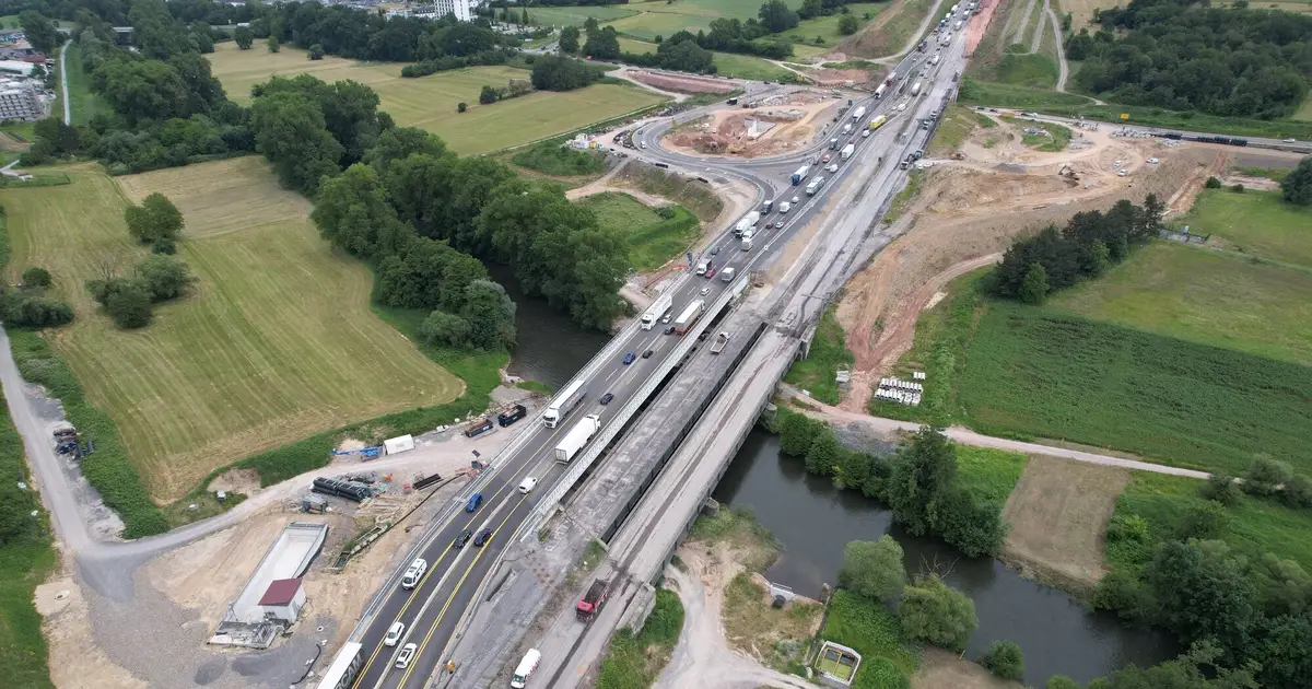 In Fahrtrichtung Stuttgart: Vollsperrung der A8 bei Pforzheim und der B10 im Juli - Pforzheim ...
