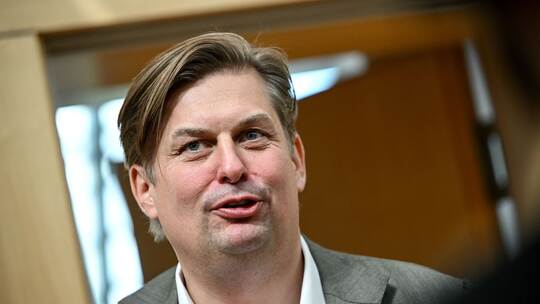 Krah will im sächsischen AfD-Wahlkampf kräftig mitmischen - Politik ...