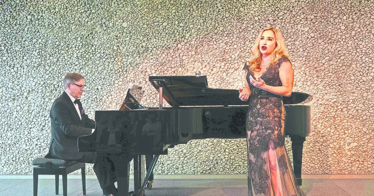 Beste Sonntagsunterhaltung für Opernliebhaber: Sopranistin und Pianist begeistern im ...