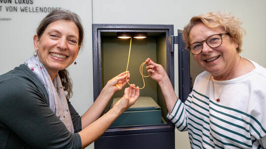 Hochwertige Unikate der Schmuckmanufaktur: Luxuriöse Preziosen aus dem ...