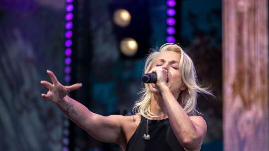 «Flutlicht»: Michelle legt persönliches Abschiedsalbum vor - Show-Biz ...