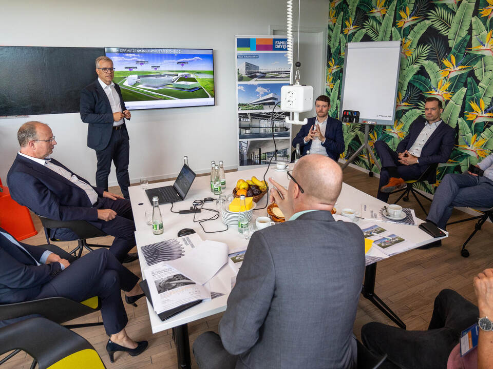 Witzenmann wächst gewaltig: Neuer Campus für 100 Millionen - Wirtschaft ...
