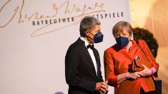 Angela Merkel kommt nicht zu den Bayreuther Festspielen - Show-Biz ...