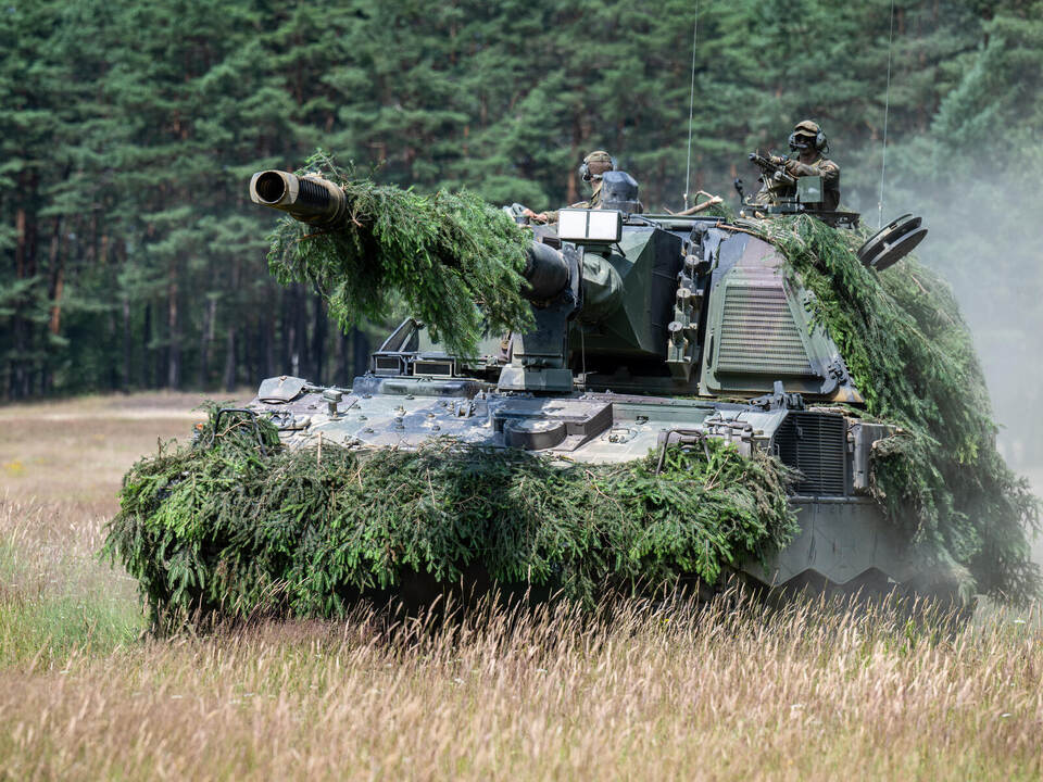 Bio, Chemie und Bundeswehr: Jugendoffizier spricht vor Schülern in ...