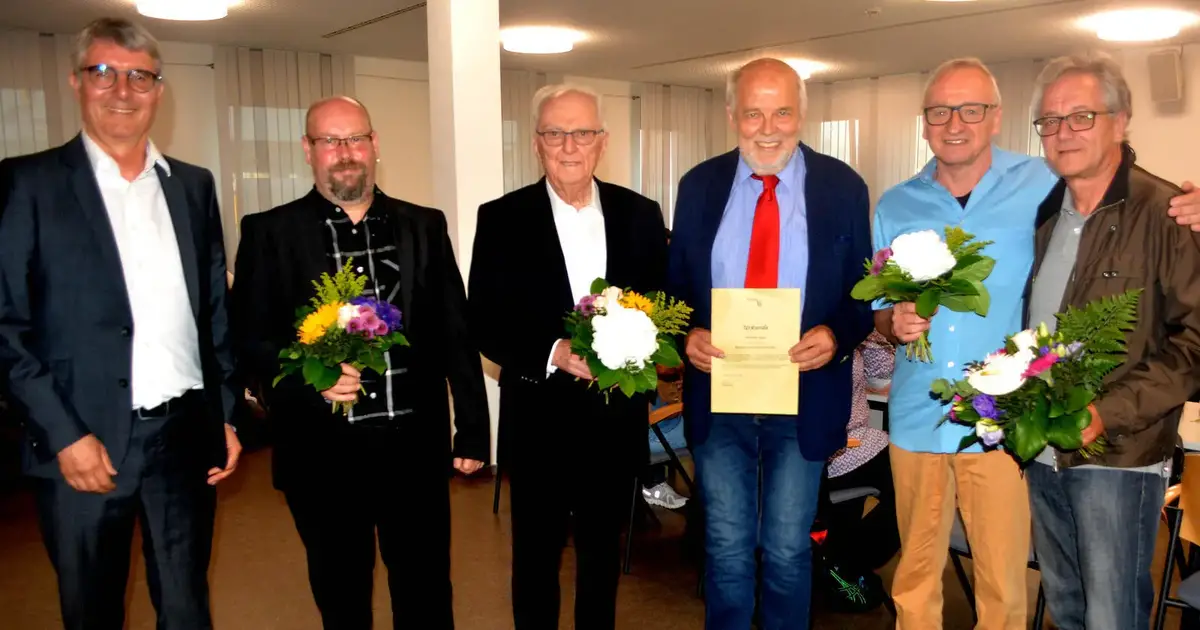 Gemeinderäte kommen und gehen - Kein alltäglicher Abschied im Illinger Gemeinderat - Region ...