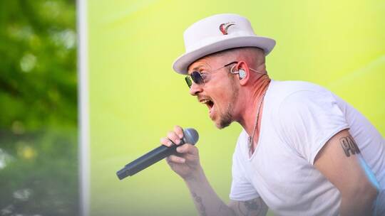 Jan Delay liebt mittlerweile Sommertouren - Show-Biz / Boulevard ...