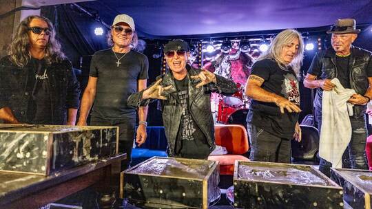 Wacken hat nun einen Walk of Legends mit Doro und Scorpions - Show-Biz ...