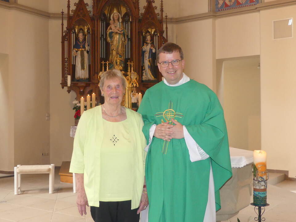 30 Jahre im Dienst der Kirche: Feier für Bad Wildbader Pfarrer Schulz - Region - Pforzheimer-Zeitung