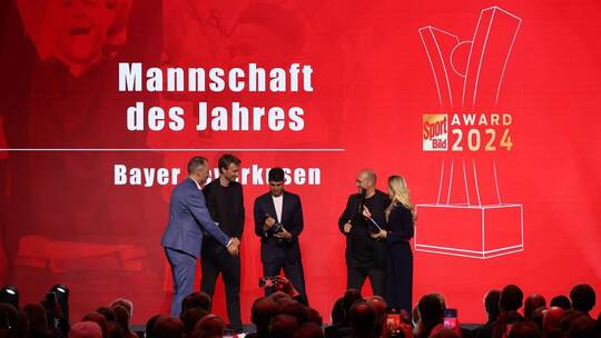 Bayer und Beckenbauer mit «Sport-Bild-Award» geehrt - PZ-news.de ...