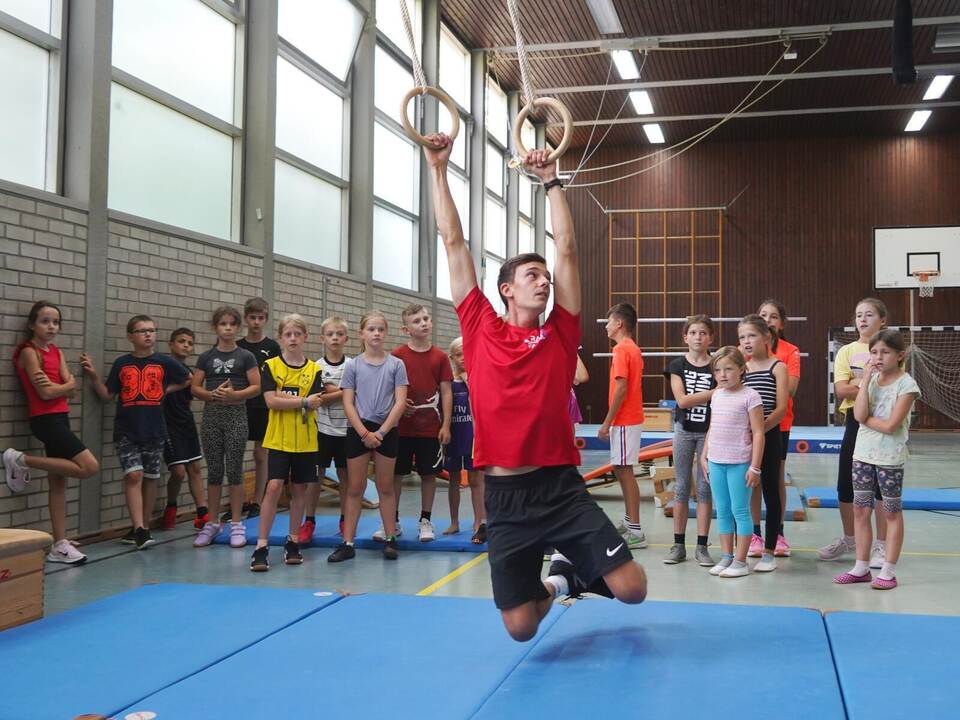 Mit „Ninja Warrior“ Dennis Leiber: Kinder testen ihr Können im Parcours ...