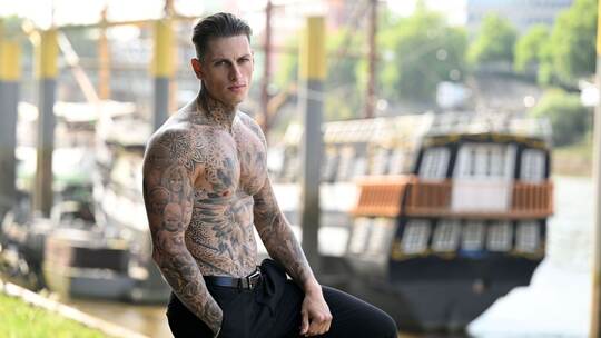 Tattoo-Model Fabien Tietjen spielt in ARD-Zweiteiler mit - Show-Biz ...