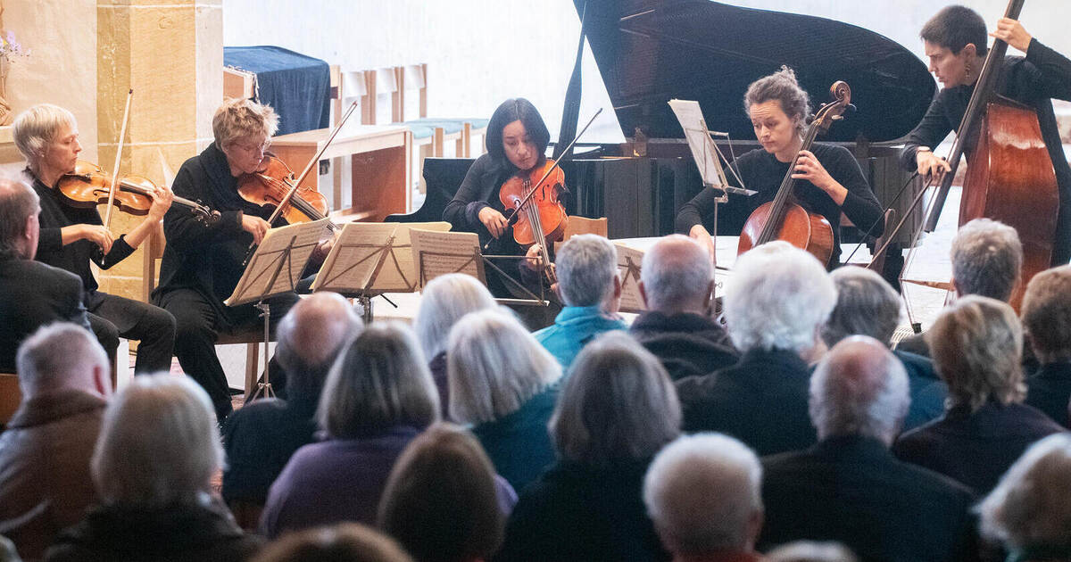 Abschlusskonzert in Lienzinger Frauenkirche: Ensemble Edelstoff mit ...