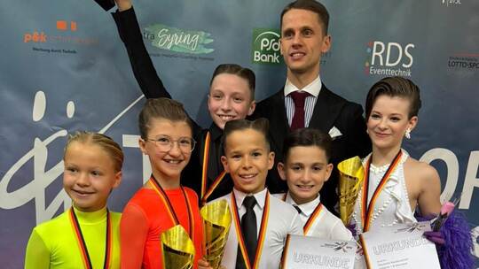 Pforzheimer Nachwuchs-Tänzer verteidigen deutschen Meistertitel - Sport ...