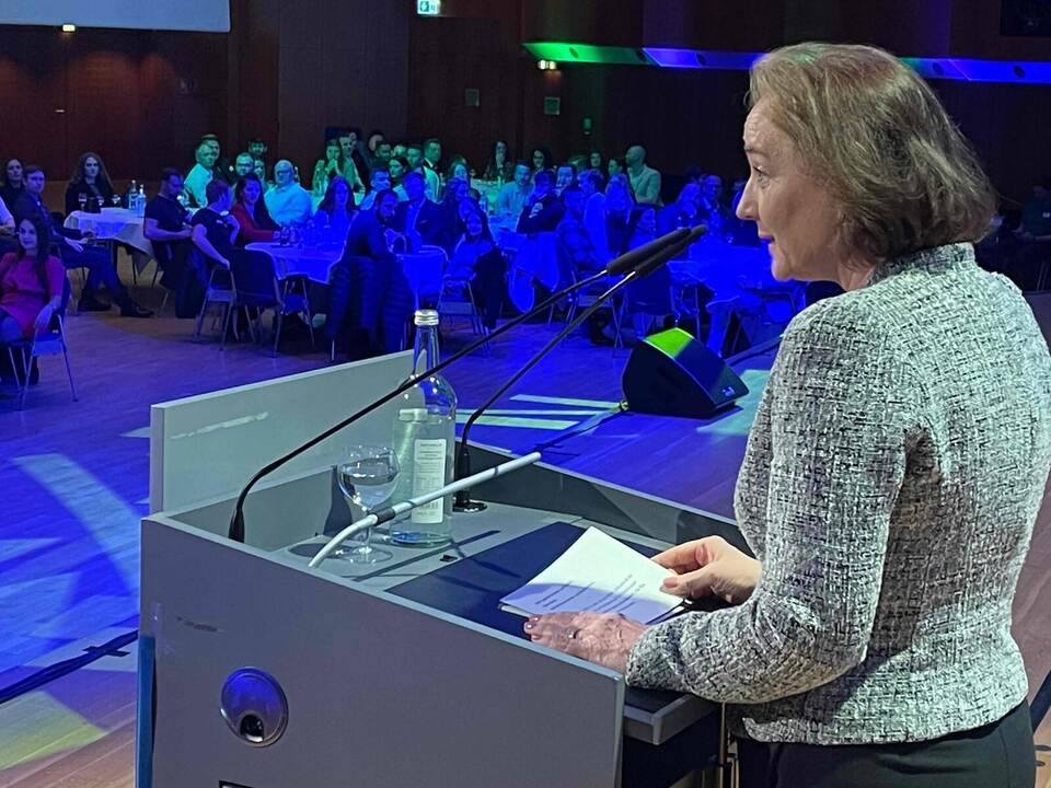 Medaillen und Zertifikate: 170 IHK-Absolventen werden im Pforzheimer ...