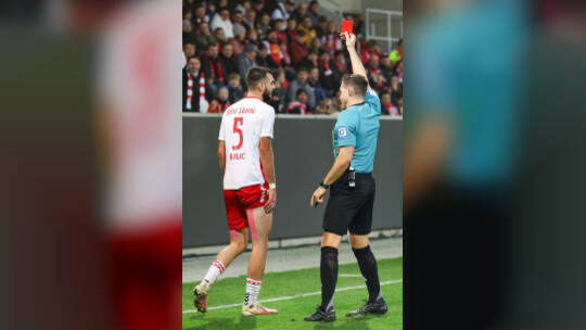 Erst Tor, dann Rot: Bulic führt Regensburg zum Pokalsieg - Sport ...