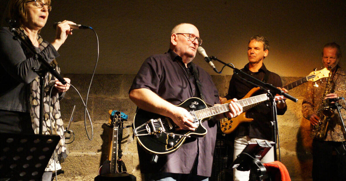 Knisternde Atmosphäre zum Jubiläum: Harry Klenk, Heidi Roth und Band ...