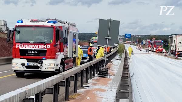 Im Video: Kilometerlanger Stau nach Vollsperrung der A8 - Video - Pforzheimer-Zeitung